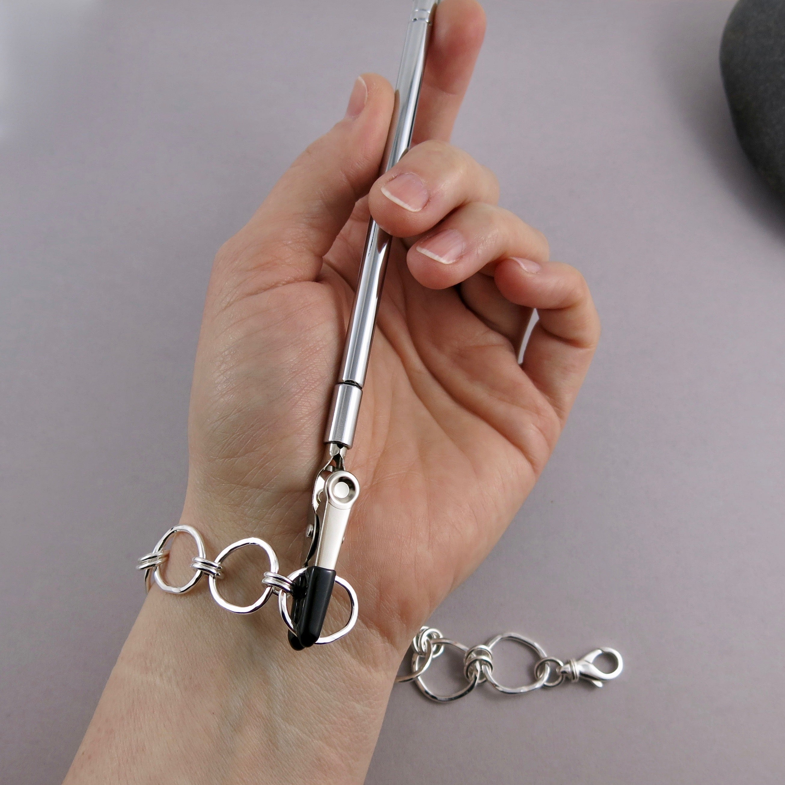 Bracelet Helper • Easy Tool to Assist with Putting on Bracelets By You ...